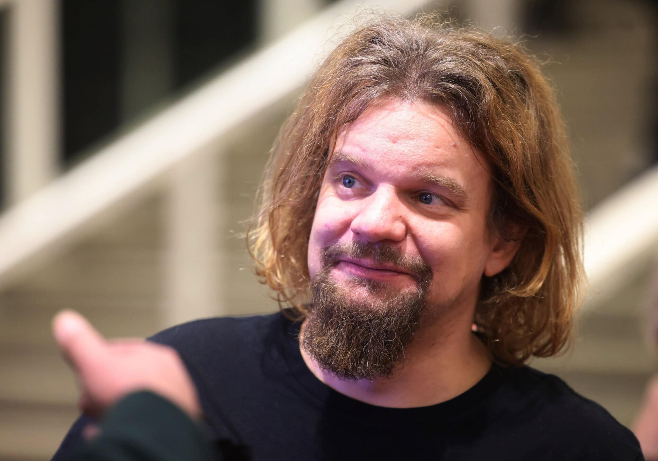 Ismo Leikola loukkasi itsensä – keikkoja siirretty ja lupaus tehty sekä ...
