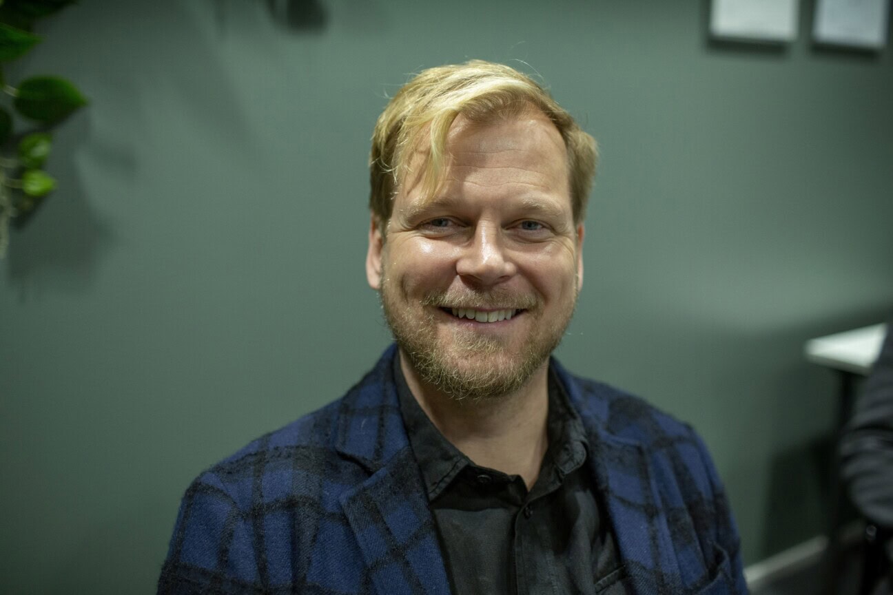 Nyt myös Anne Ramsay kommentoi suhdepaljastusta – ”Maailmassa on vähän paikkoja, joissa laskee ...