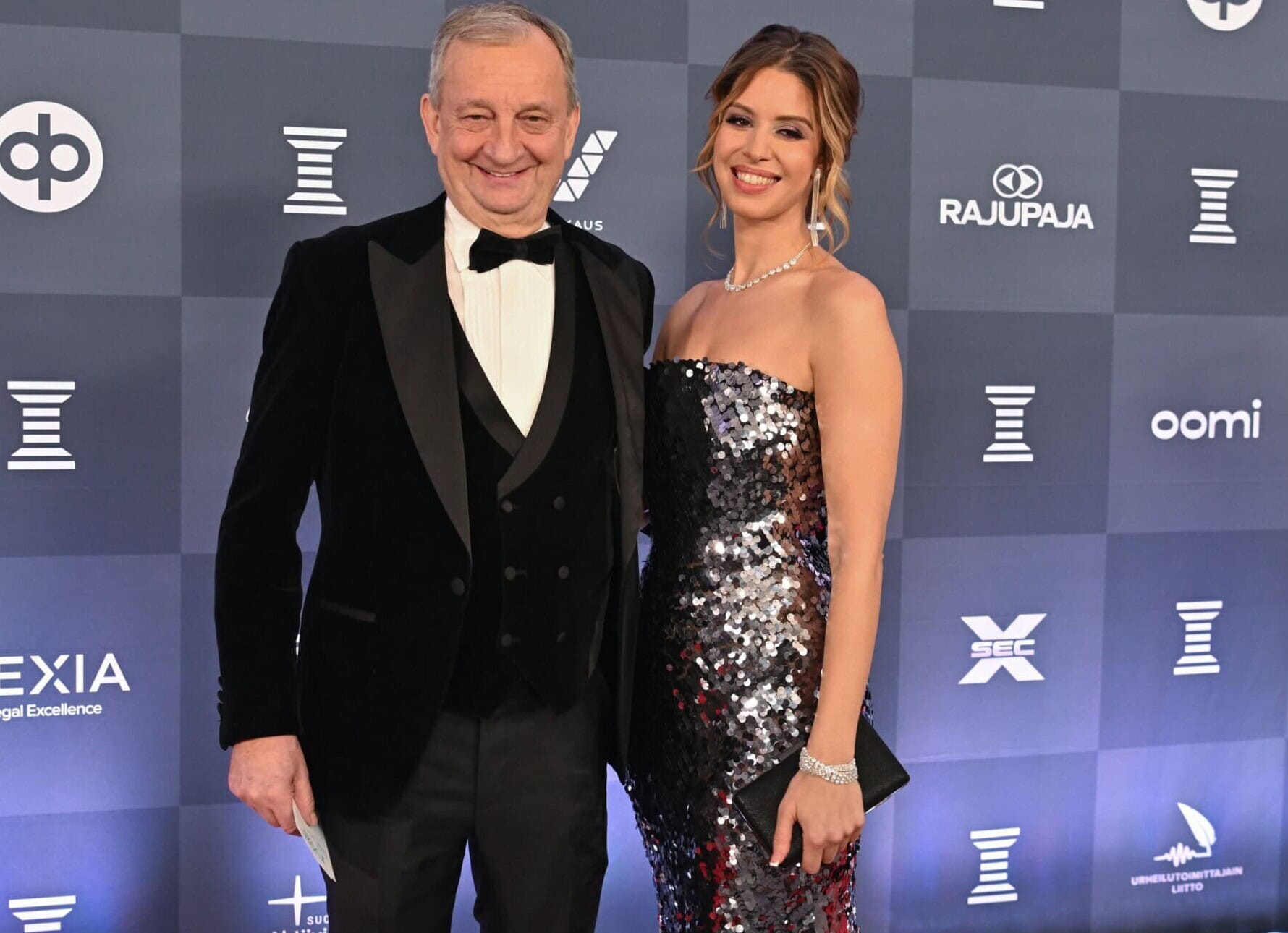 Hjallis Harkimo ja Jasmine Pajari - iloinen tapahtuma kesken loman ...