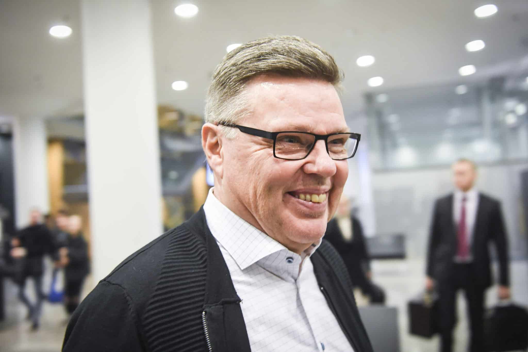 Hymy: Jari Aarnio löysi "työpaikan" muurien sisällä - Como.fi