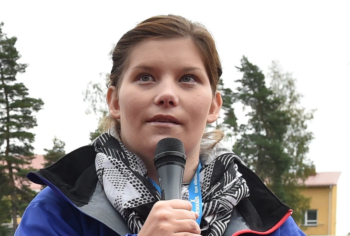 Poliisiammuskelussa haavoittunut Heidi Foxell kävelee: "Itkettiin ...
