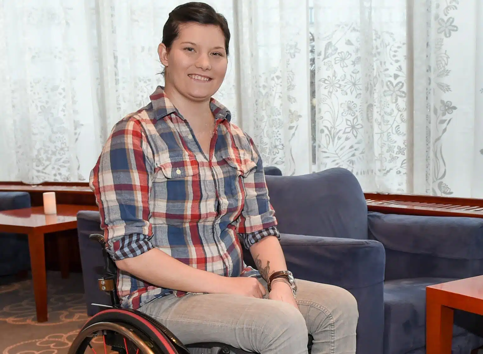 Sankaripoliisi Heidi Foxell julkaisi kuvia - ei enää häpeä arpiaan ...