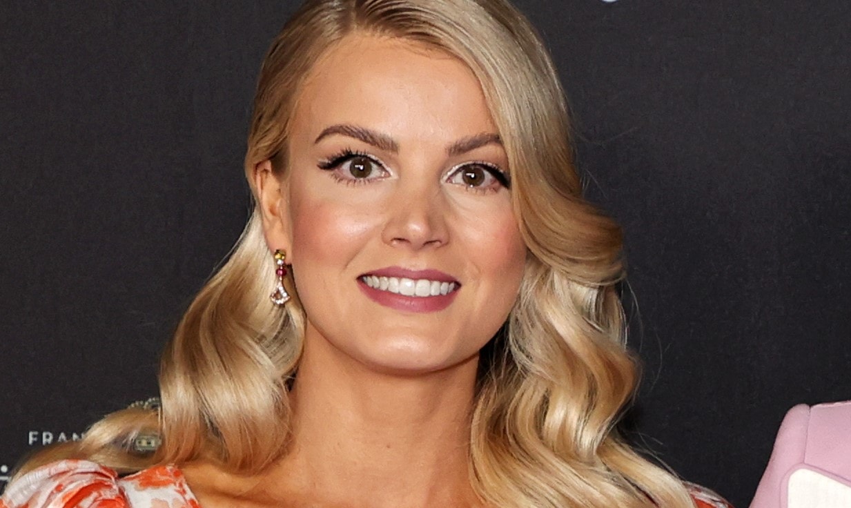 Janni Hussi on kiidätetty tapaturmapäivystykseen - Como