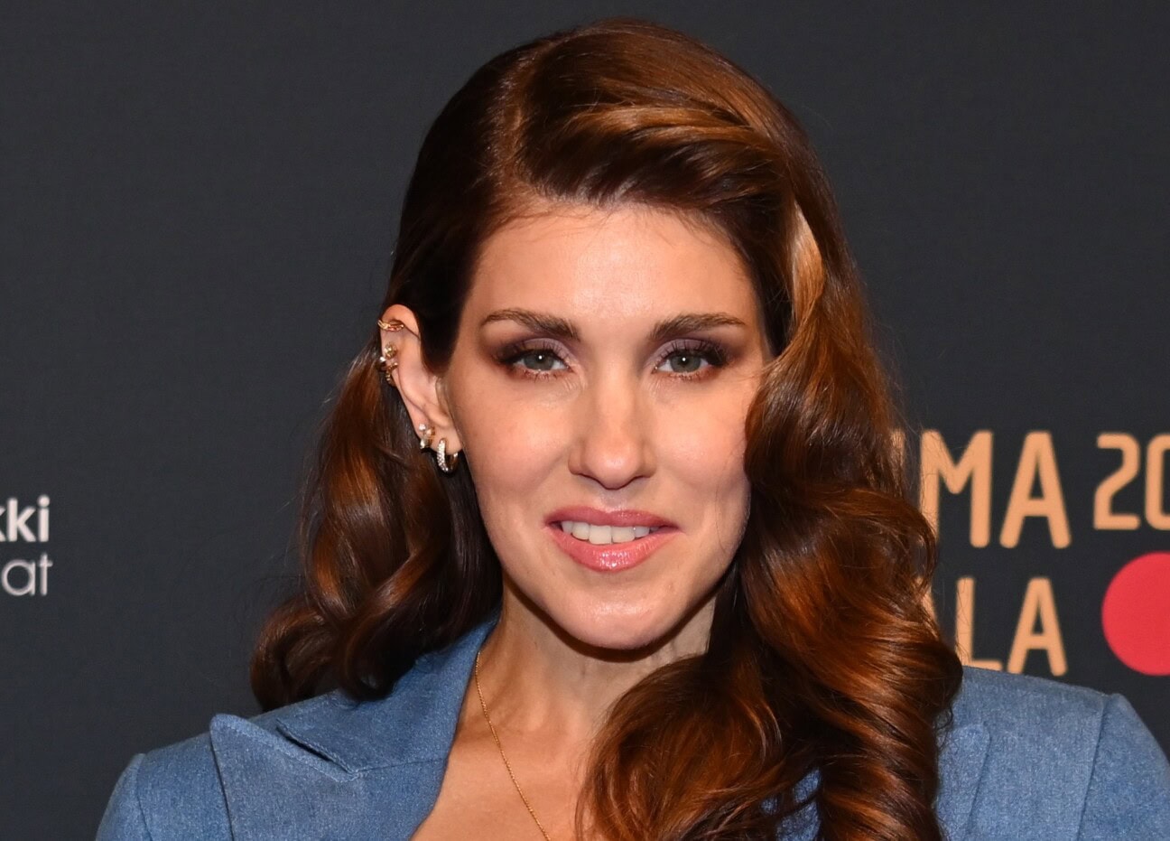 Jannika B:n asusta nousi "pimppakohu" - näin artisti kuittaa yleisölle ...