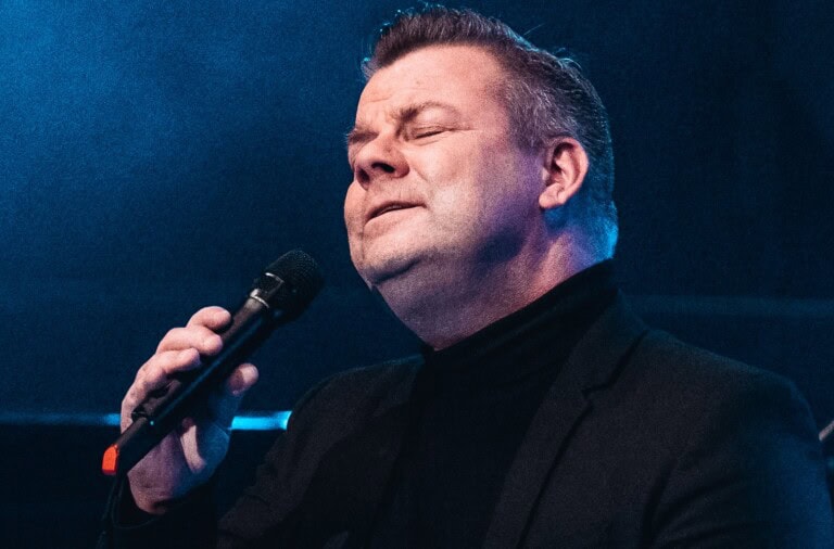 Jari Sillanpää palasi Tangomarkkinoille - Jari itki, yleisö itki - Como.fi