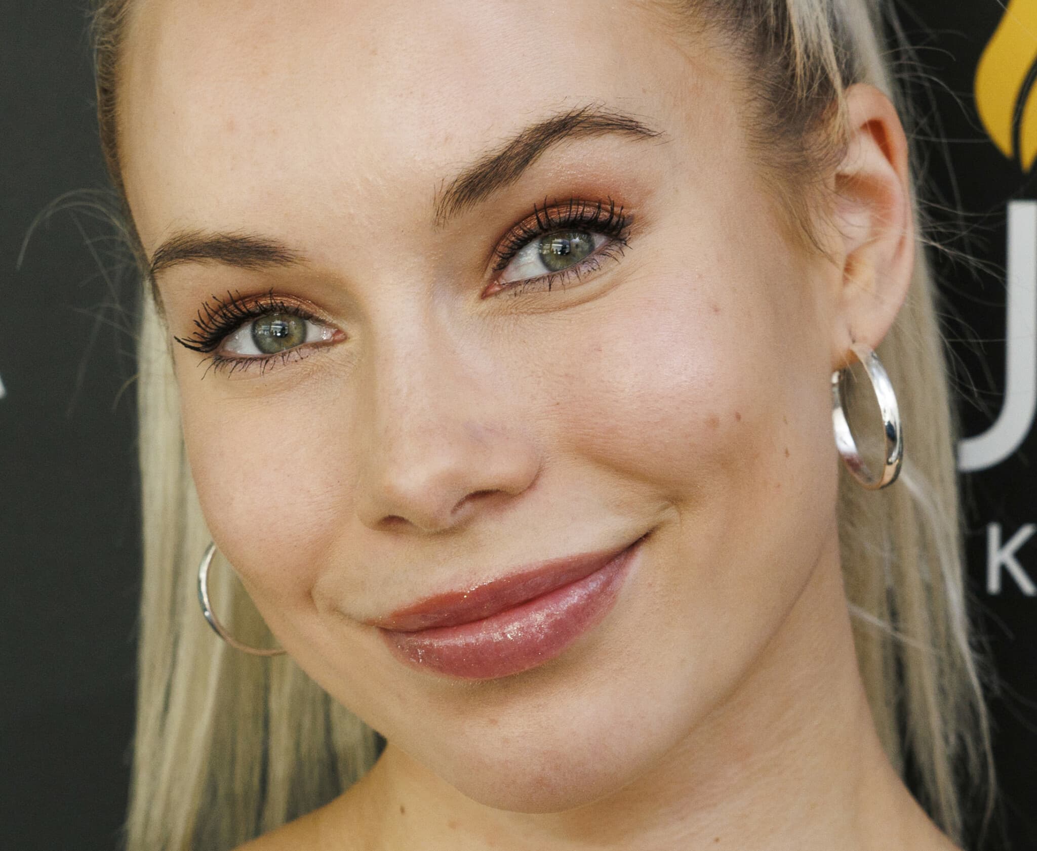 Salkkarit-Kerttu Rissanen poseeraa lomallaan pikku pikku...tiedätte ...