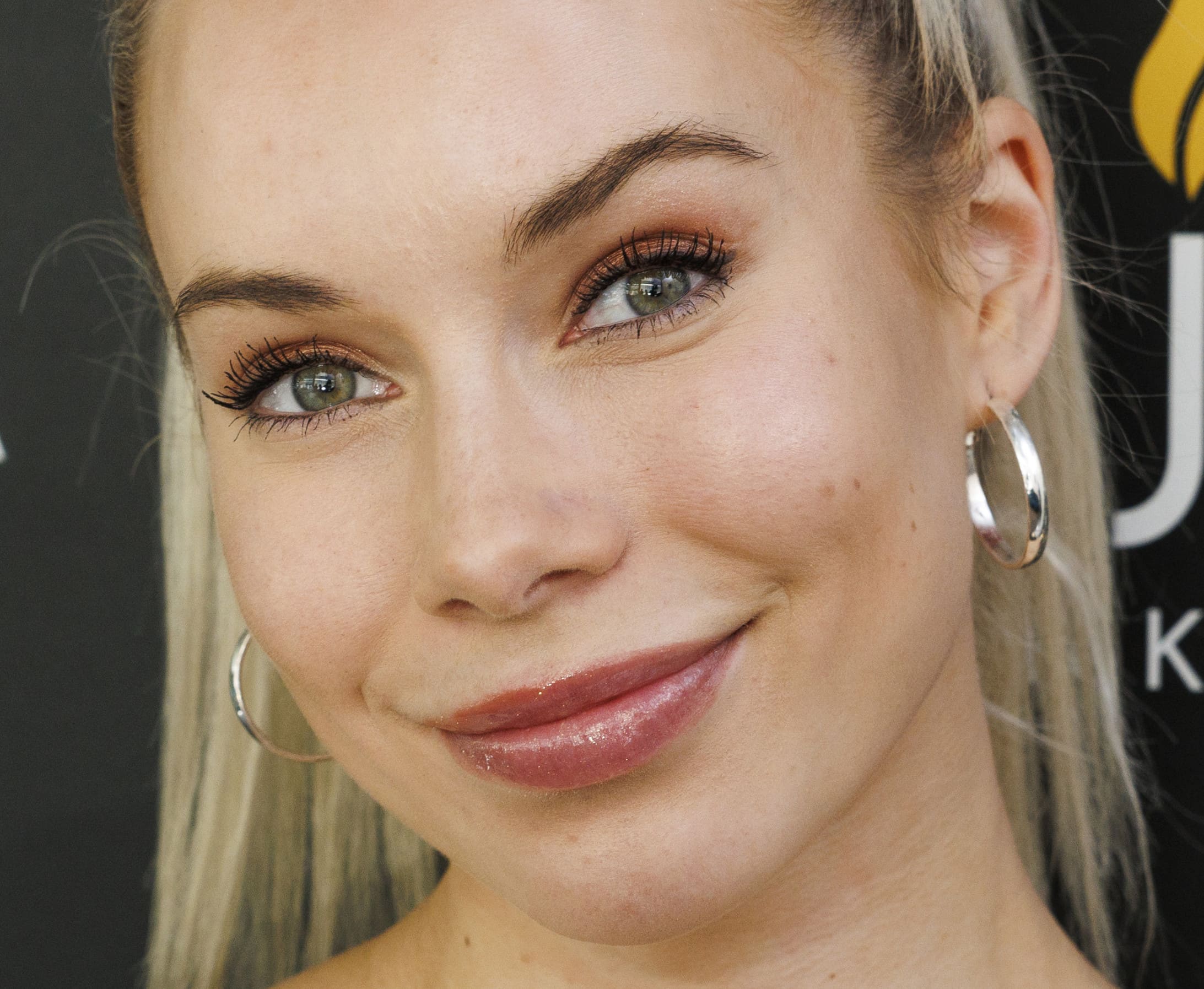 Salkkarit-Kerttu Rissanen poseeraa lomallaan pikku pikku...tiedätte ...