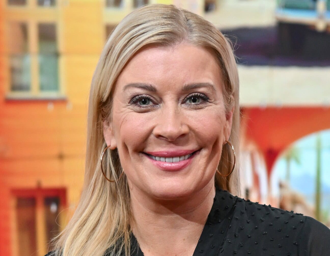 Kirsi Alm-Siira esitteli mysteerimiehensä - yhteisloma Vappu Pimiän ...