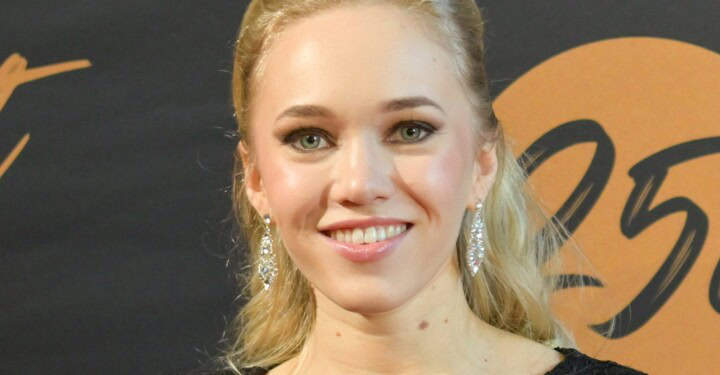 Salkkarit-tähti Lenita, 28, naimisiin Aamu-rakkansa kanssa - katso hääkuva - Como.fi