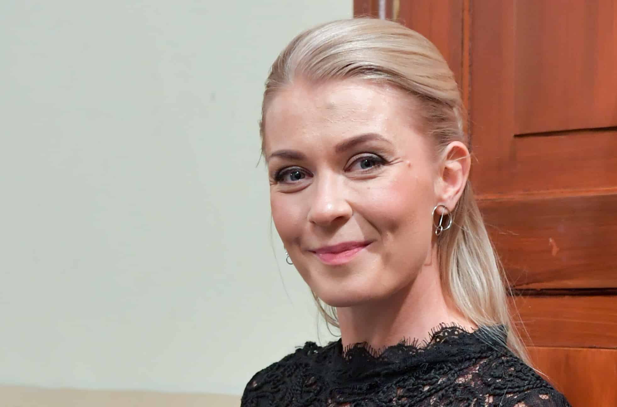 Salkkarit-tähti autohaverissa: "Mitä h-ttiä just tapahtui?!" - Como.fi