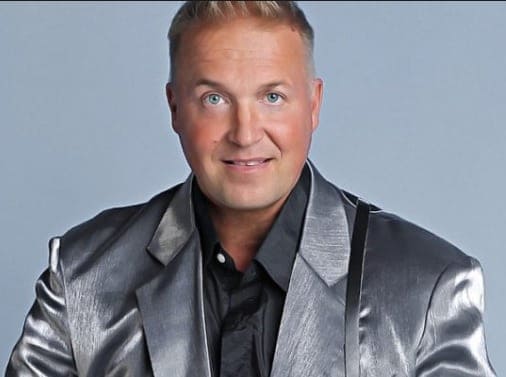 Suomalaislaulaja yllätti: Avioliitto bisneskaunottaren kanssa! | Como