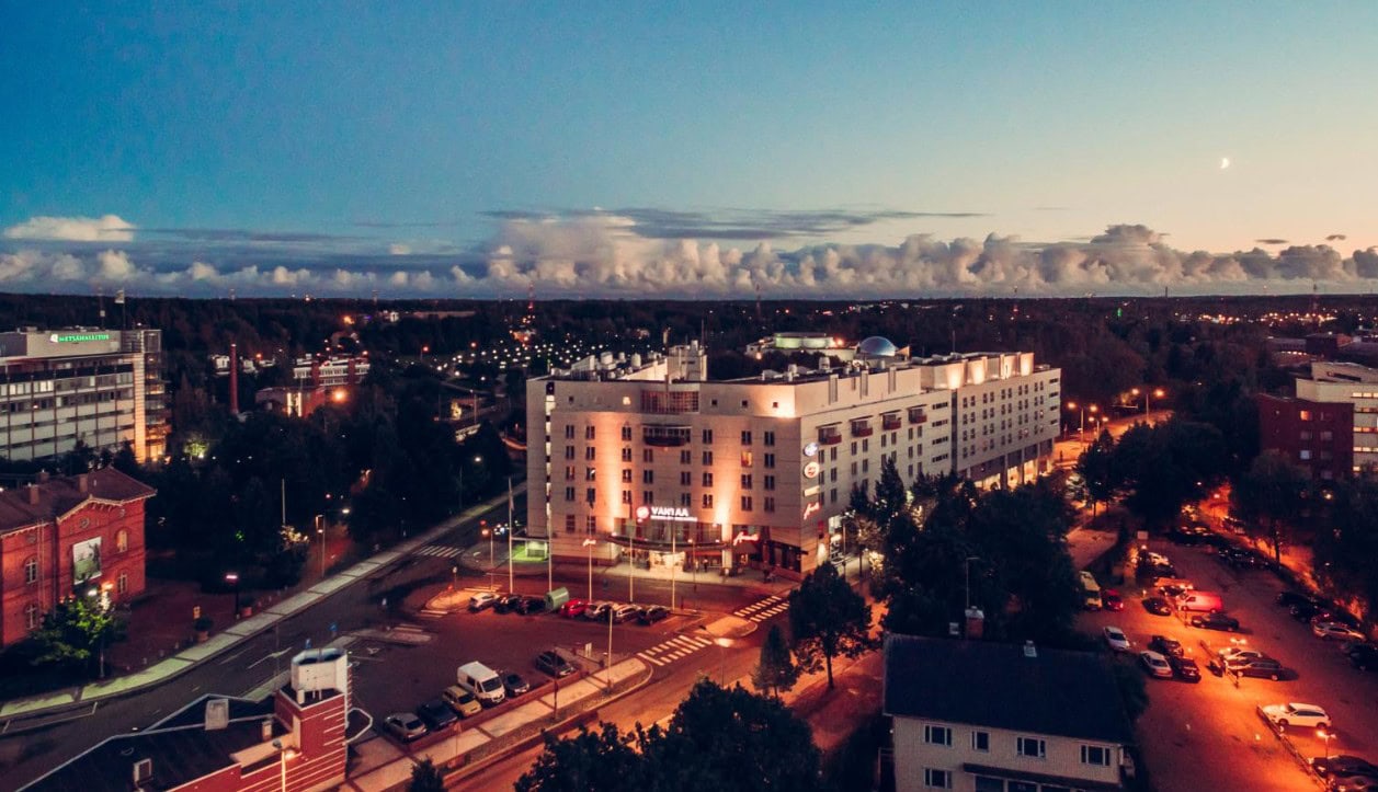 Vantaan legendaarinen "Tussu" eli Tulisuudelma avautui - Portion Boys ...