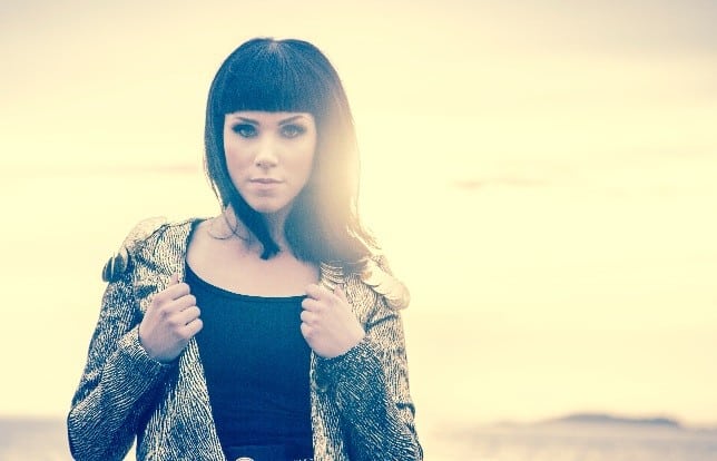 Oho! Tämä kaunis suomalaispoppari on nyt rouva - kuva! - Como.fi