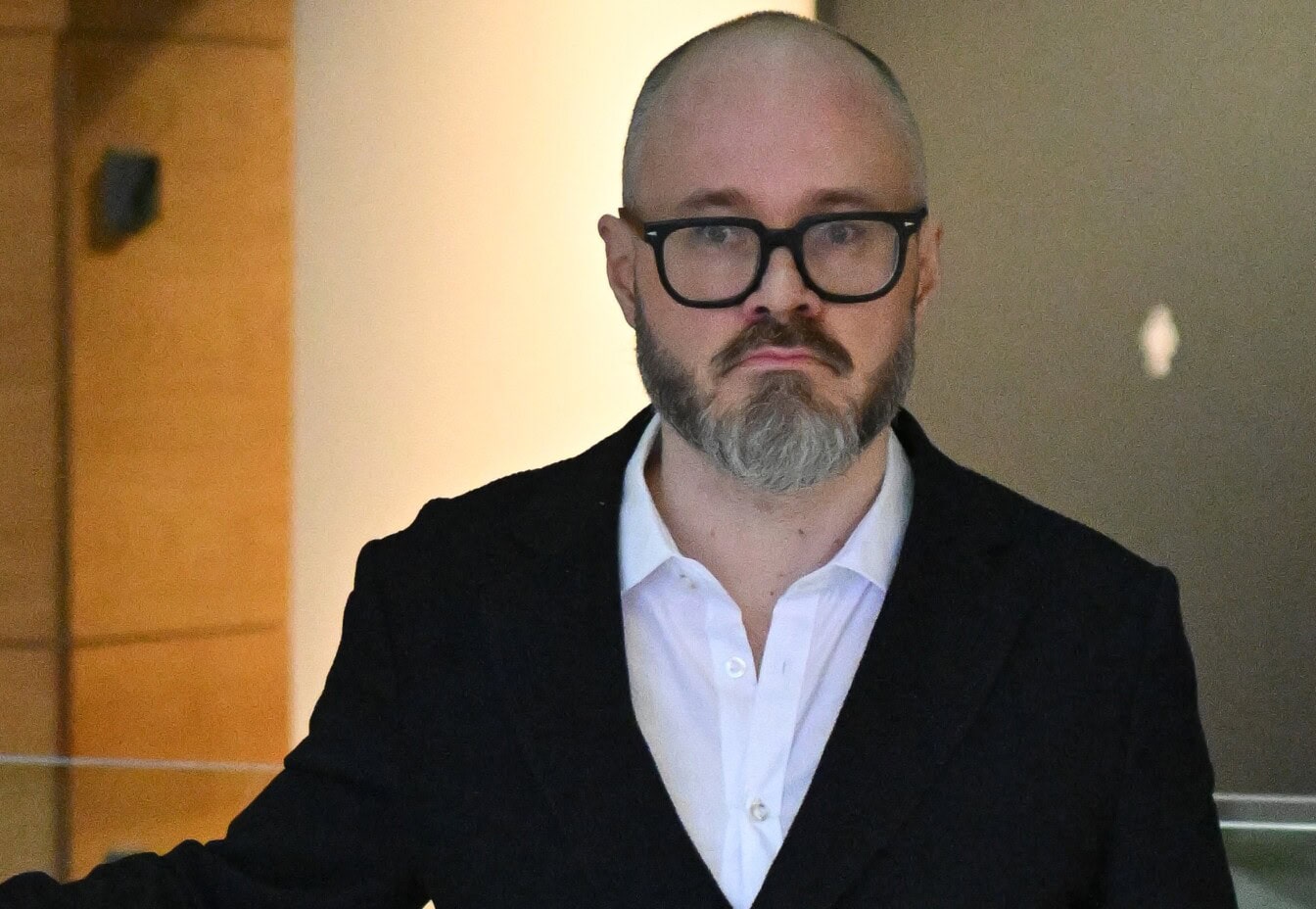 Elämäkertakirja paljastaa: Tuomas Enbuske teki käsittämättömiä tekoja ...